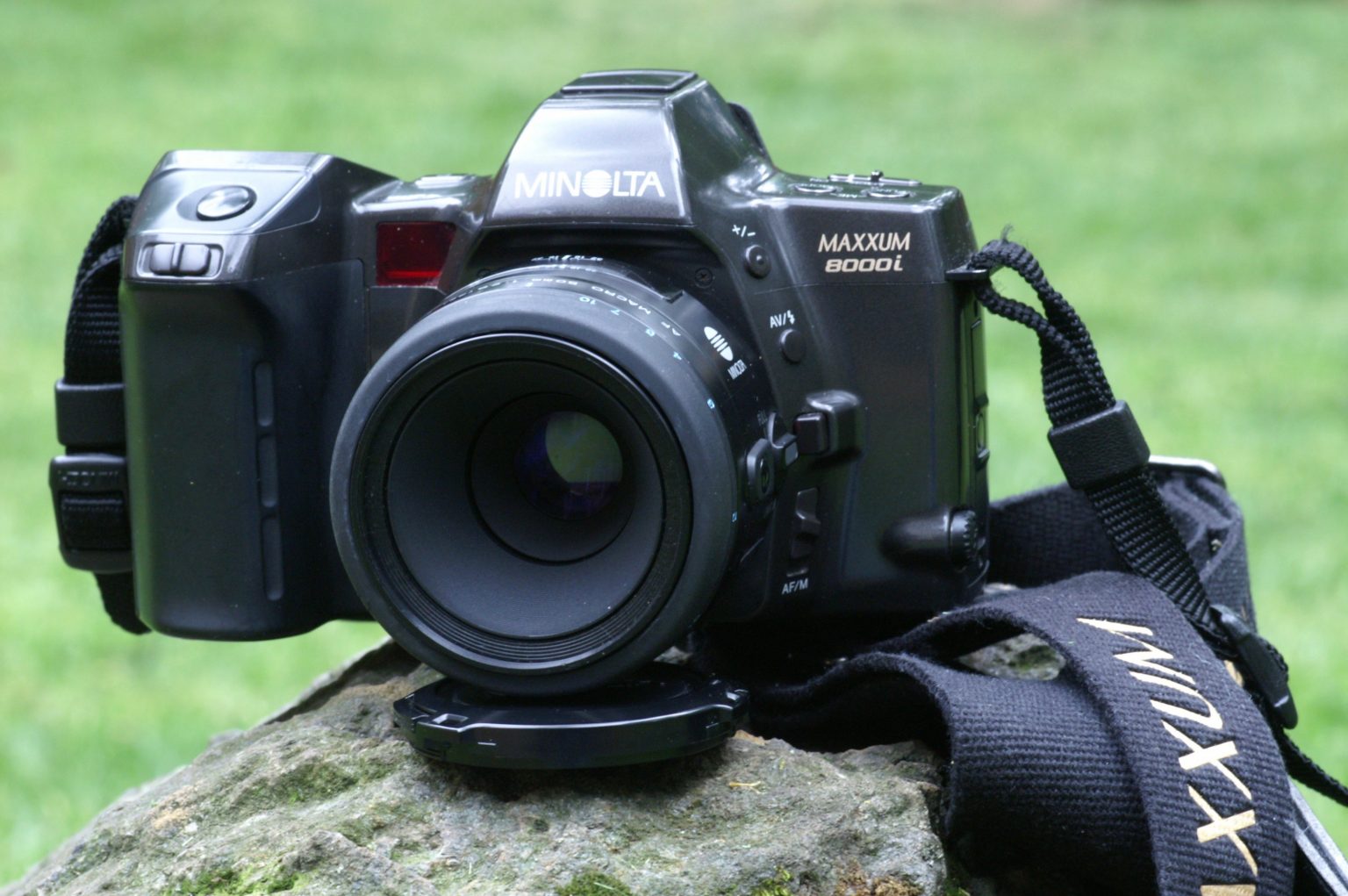 VMLP 9: Minolta Maxxum 8000i — “i” Is for Intelligence! – Earth, Sun, Film