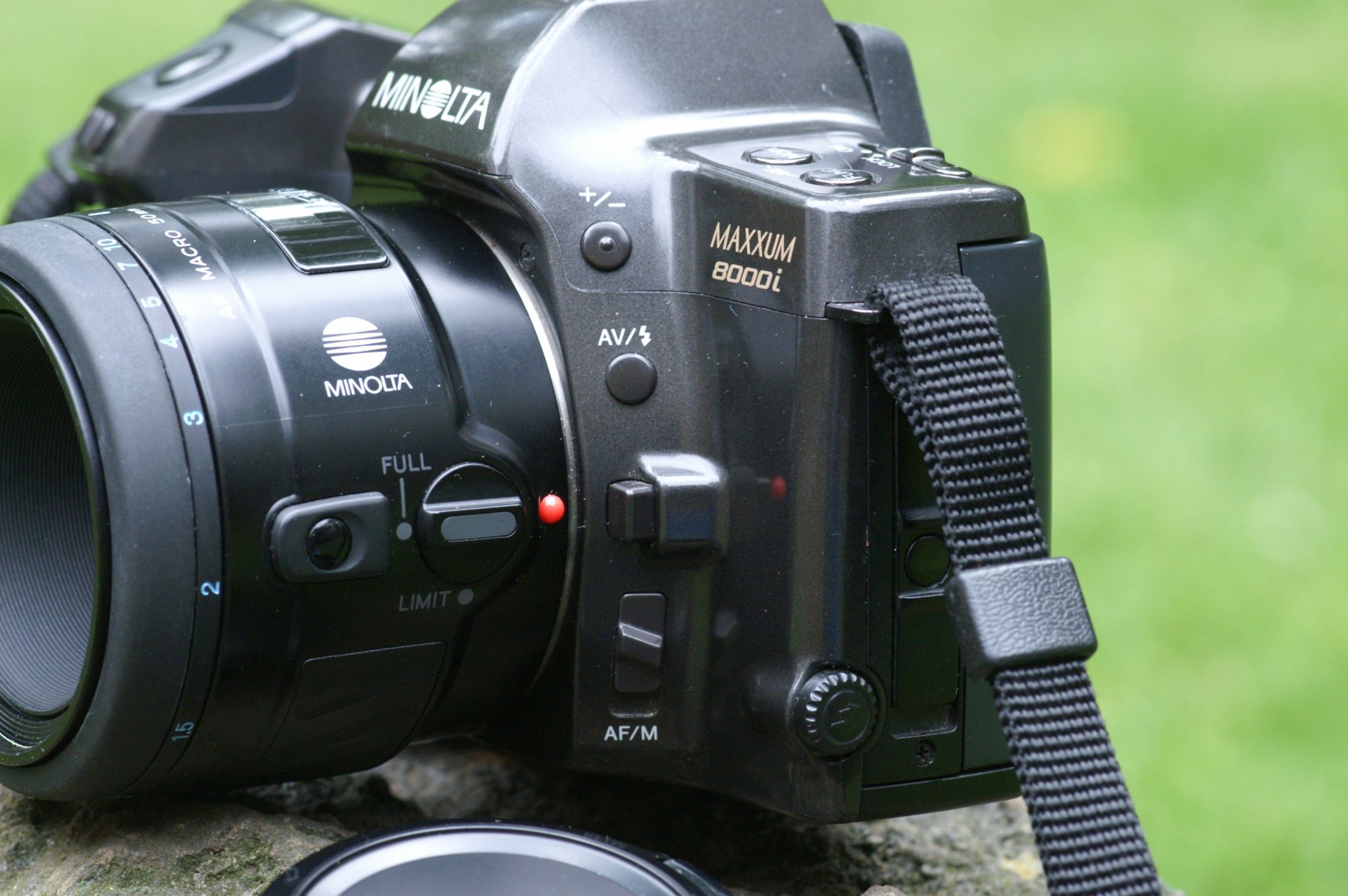 VMLP 9: Minolta Maxxum 8000i — “i” Is for Intelligence! – Earth, Sun, Film