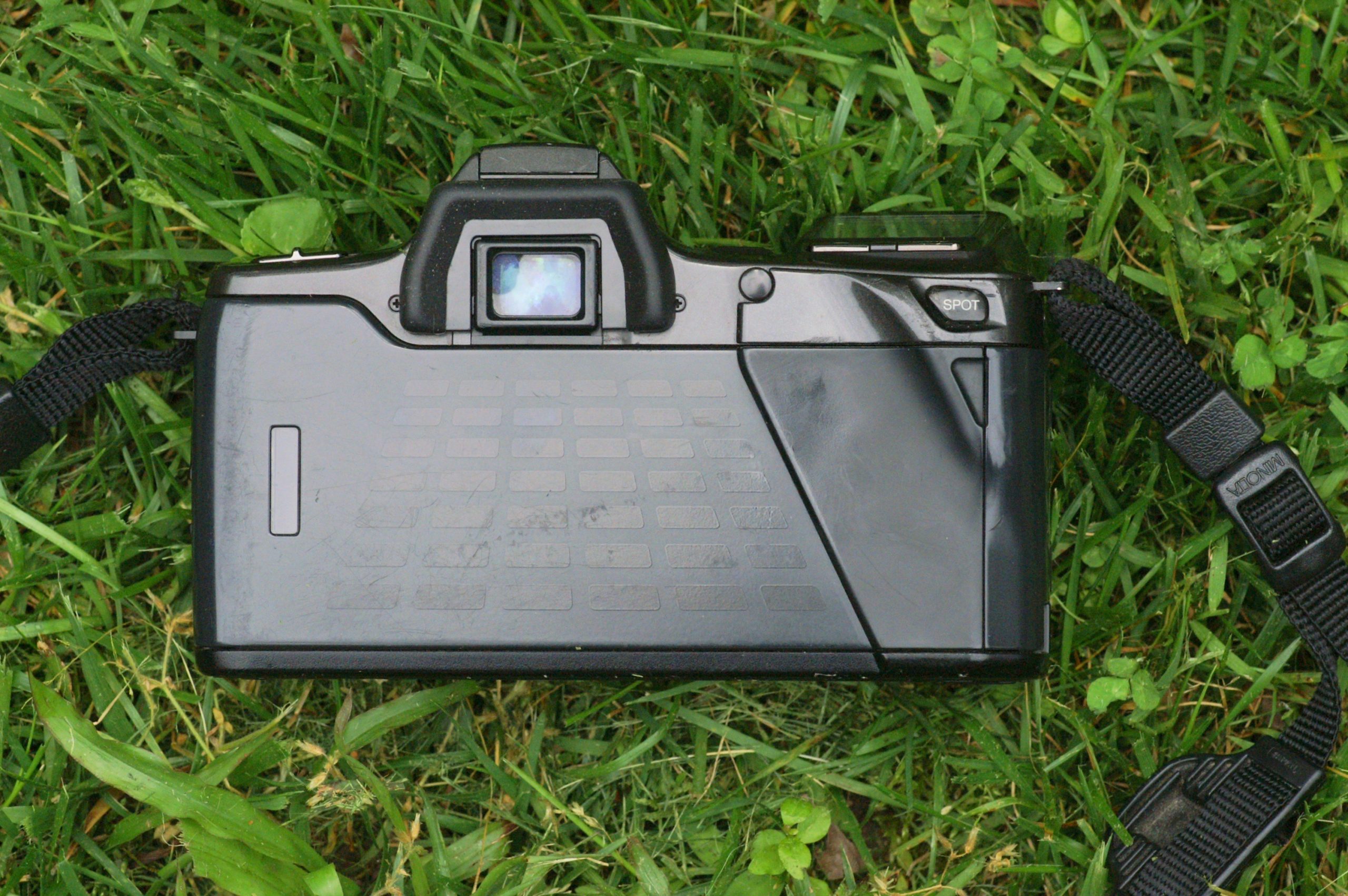 VMLP 9: Minolta Maxxum 8000i — “i” Is for Intelligence! – Earth, Sun, Film